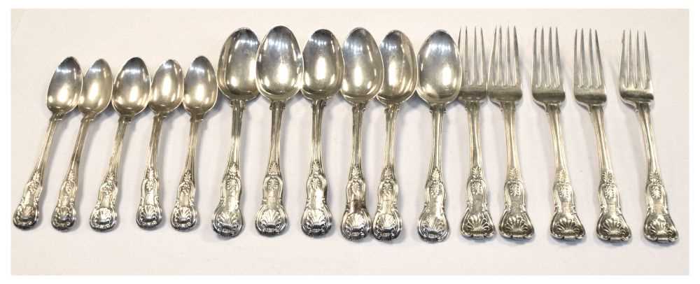 Lot 198 - Matched set of Georgian Irish silver Queens