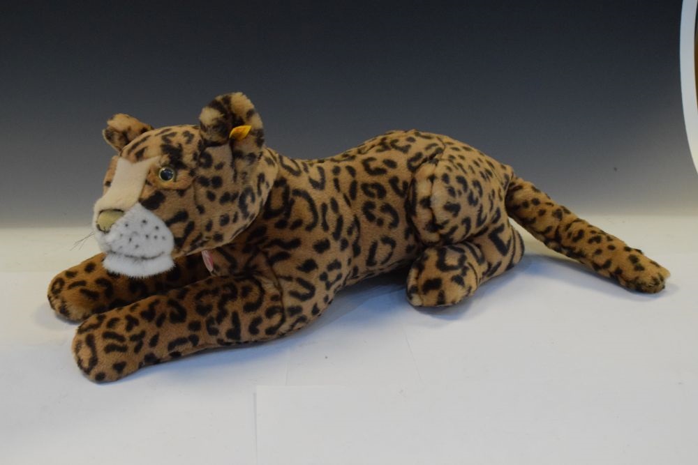 Lot 240 - Steiff Leopard 064036