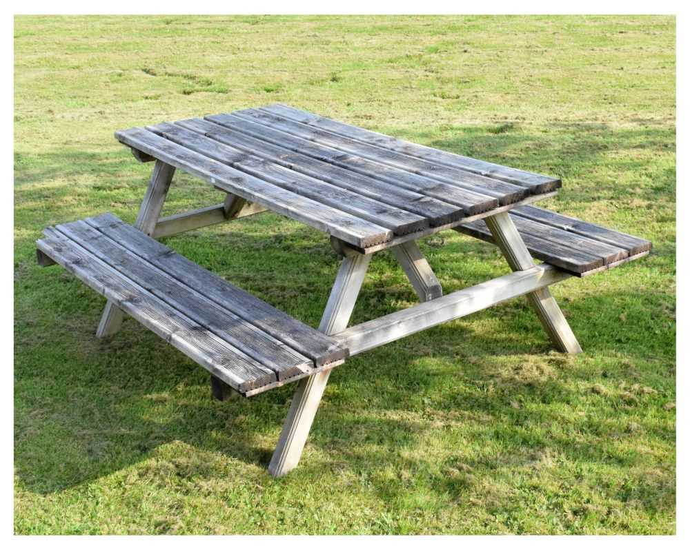 Lot 660 - Wooden Picnic table Lot 660 - Wooden Picnic table
