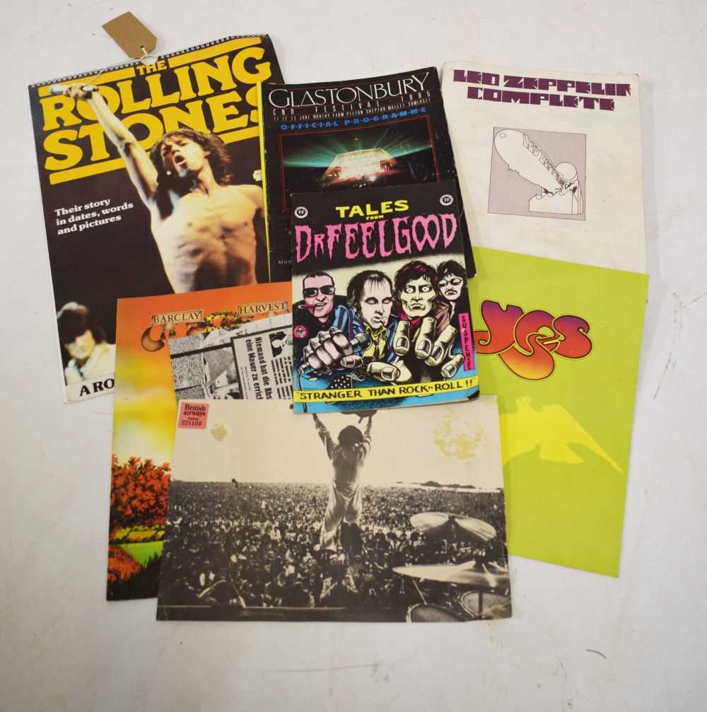 Lot 290 - Assorted music memorabilia