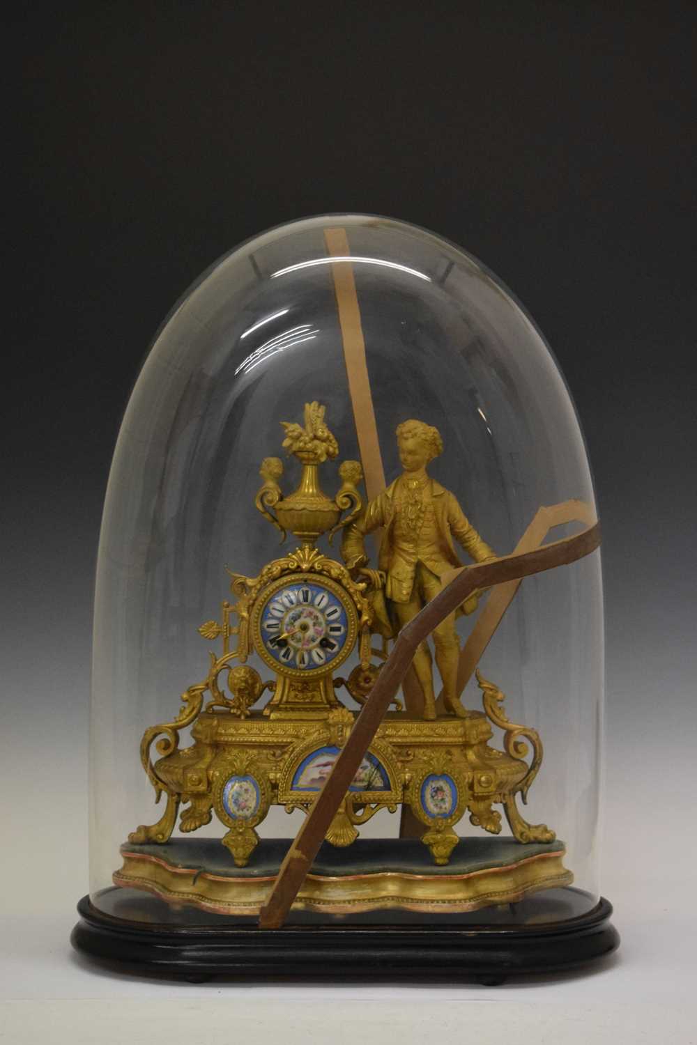 Lot 569 - 19th Century French gilt spelter clock, with