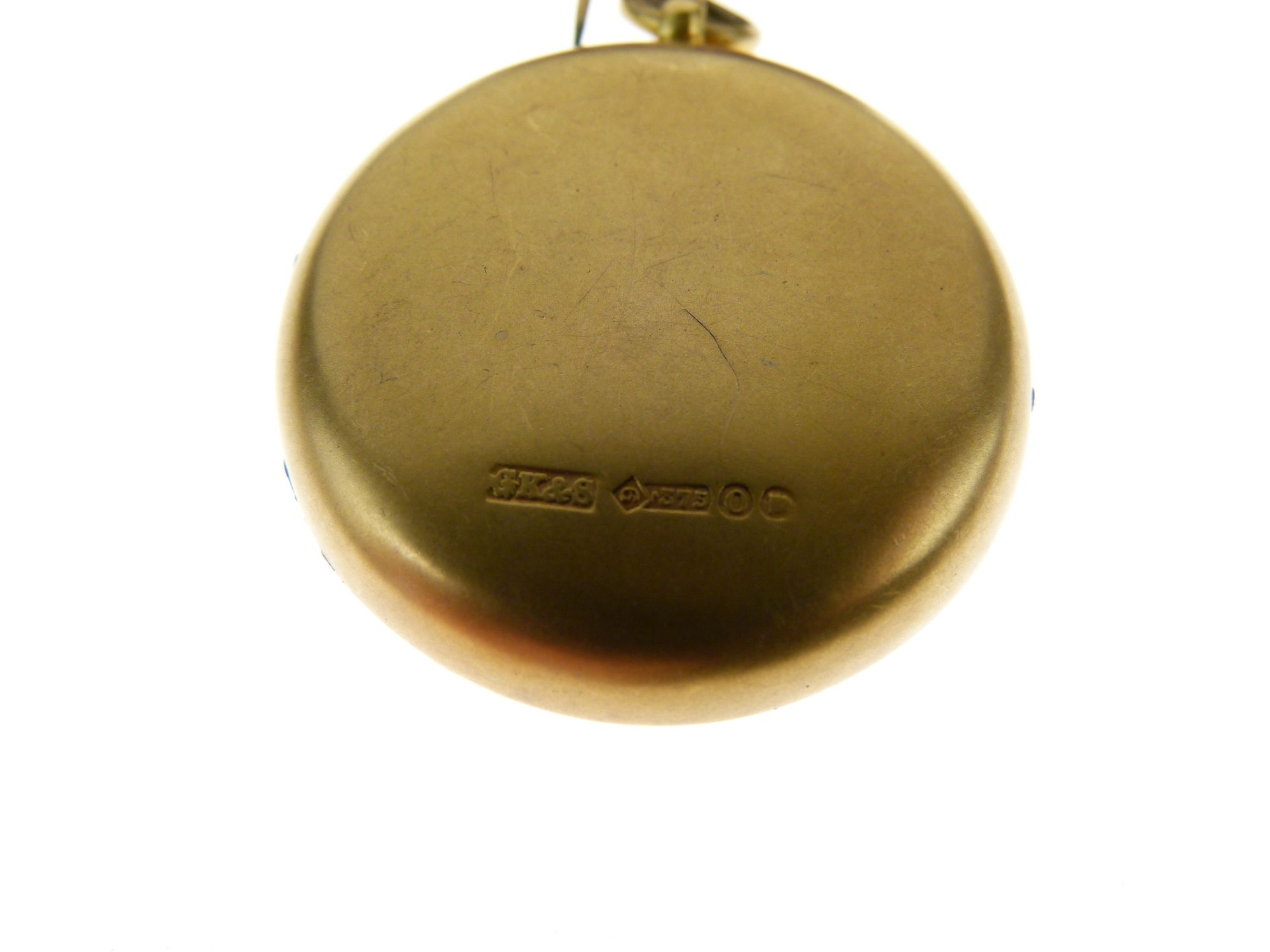 Lot 33 - Edwardian 9ct gold circular 'Royal Arch'