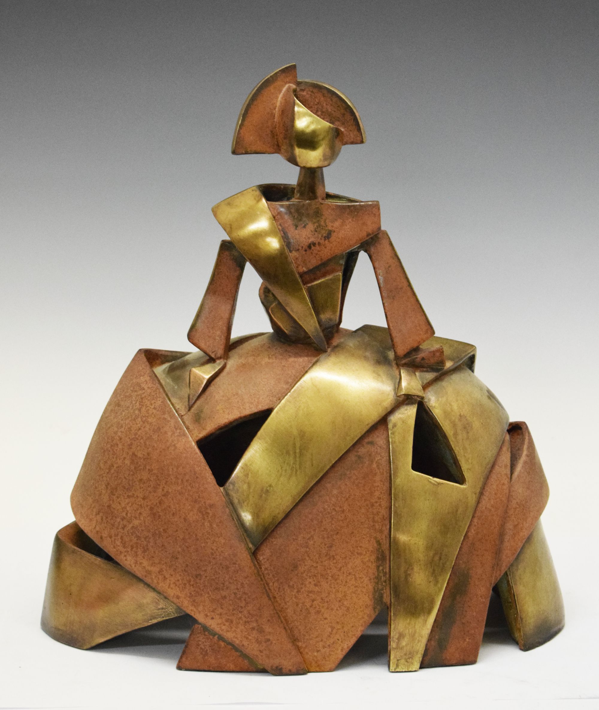 Lot 215 - Futurist style sculpture
