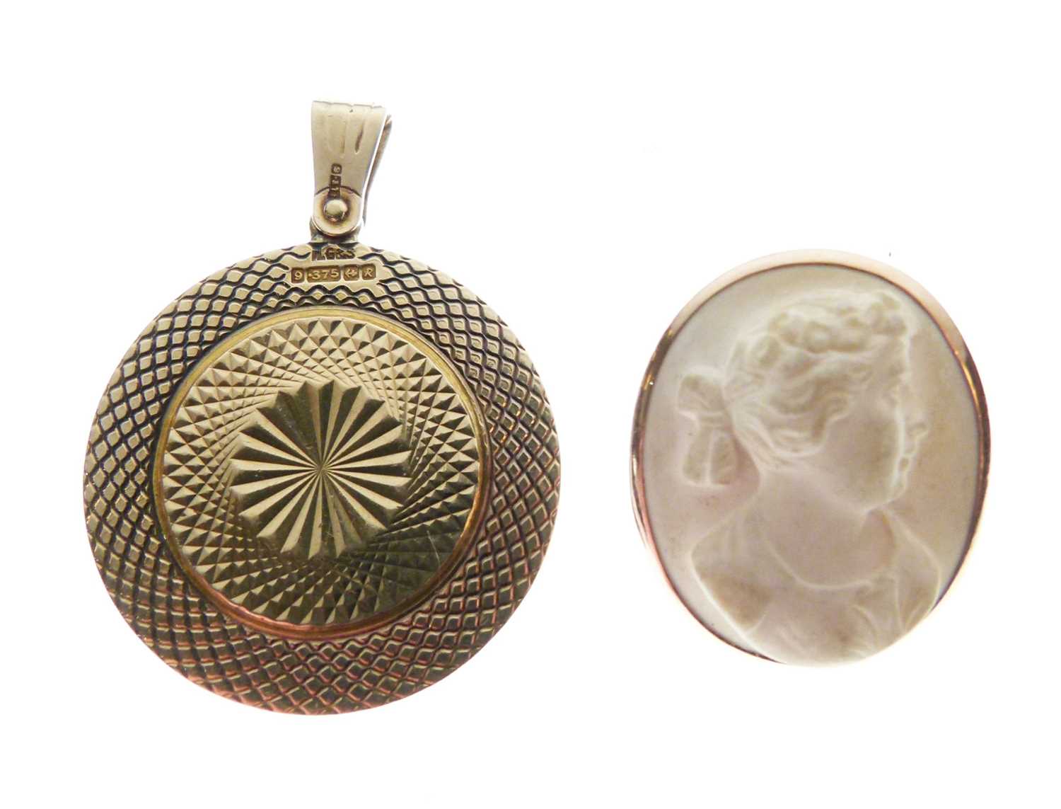 Lot 50 - 9ct gold St Christopher medallion