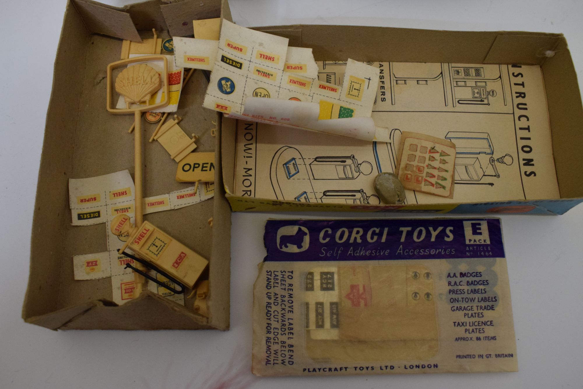 Lot 401 - Corgi Toys and Dinky Toys