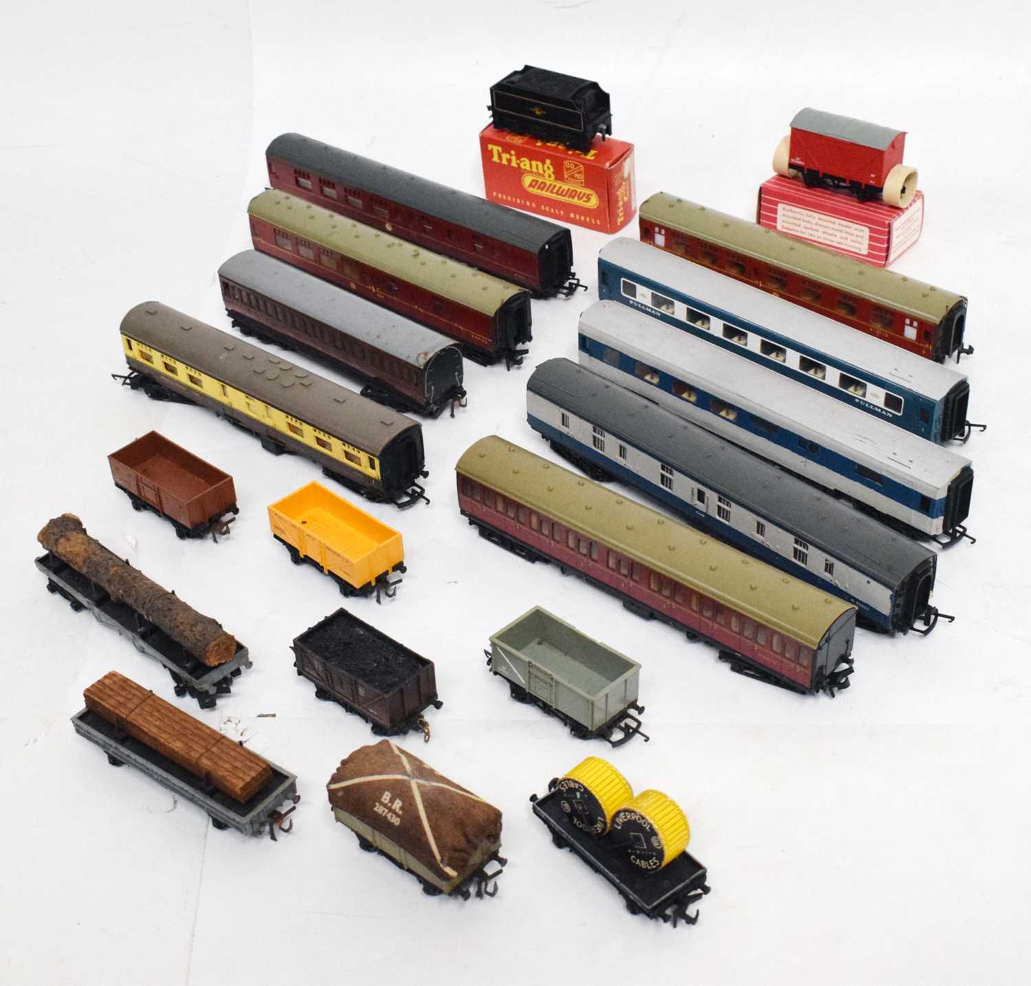 Lot 275 - Mixed quantity of Triang and Hornby Dublo