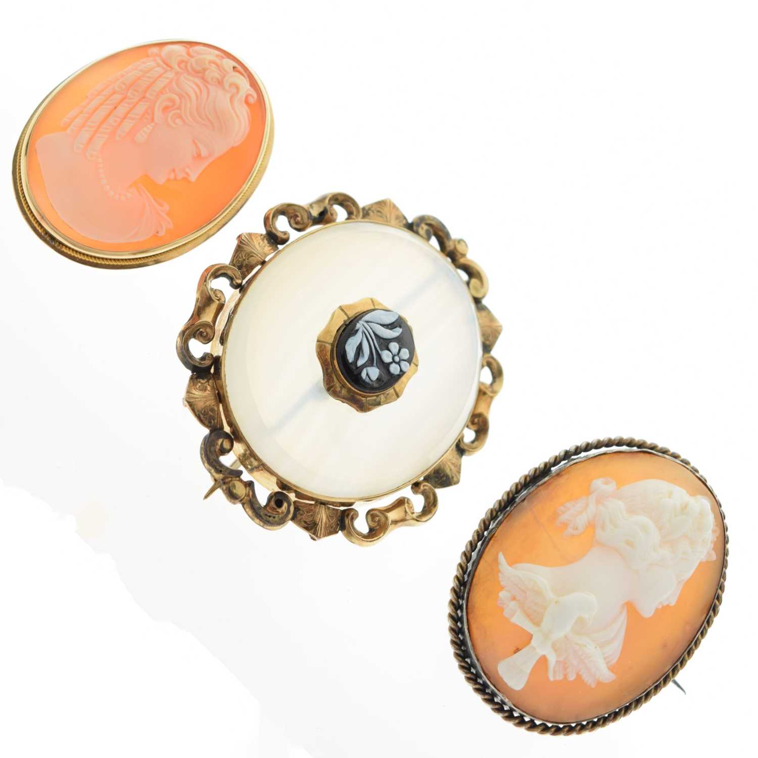 Lot 50 - Agate brooch