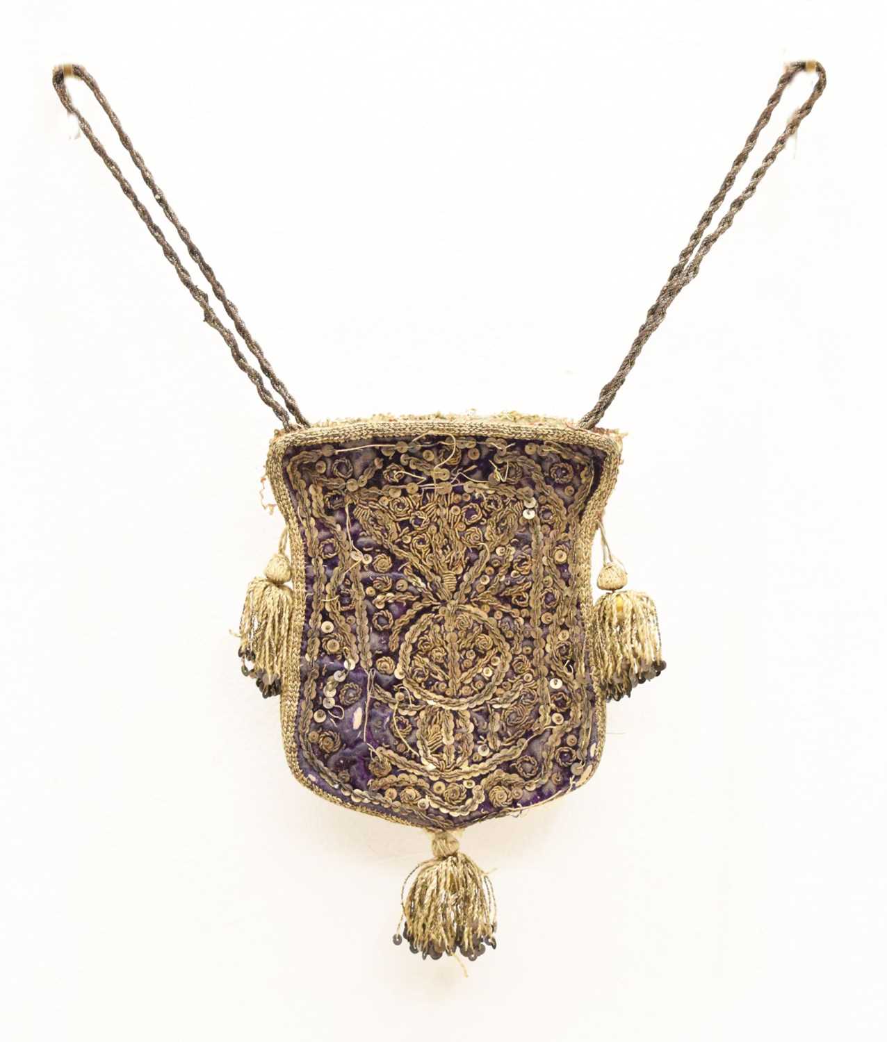 Lot 618 - Early 17th Century purse