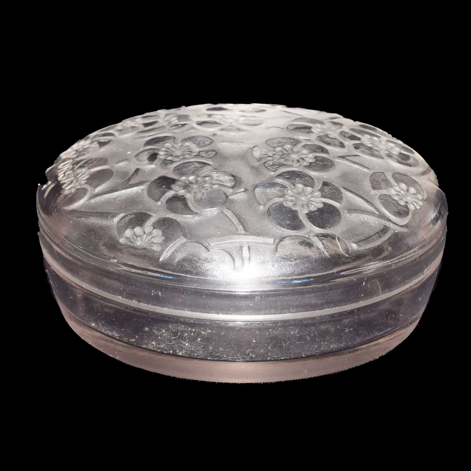 Lot 533 - Lalique circular lidded box with Floral