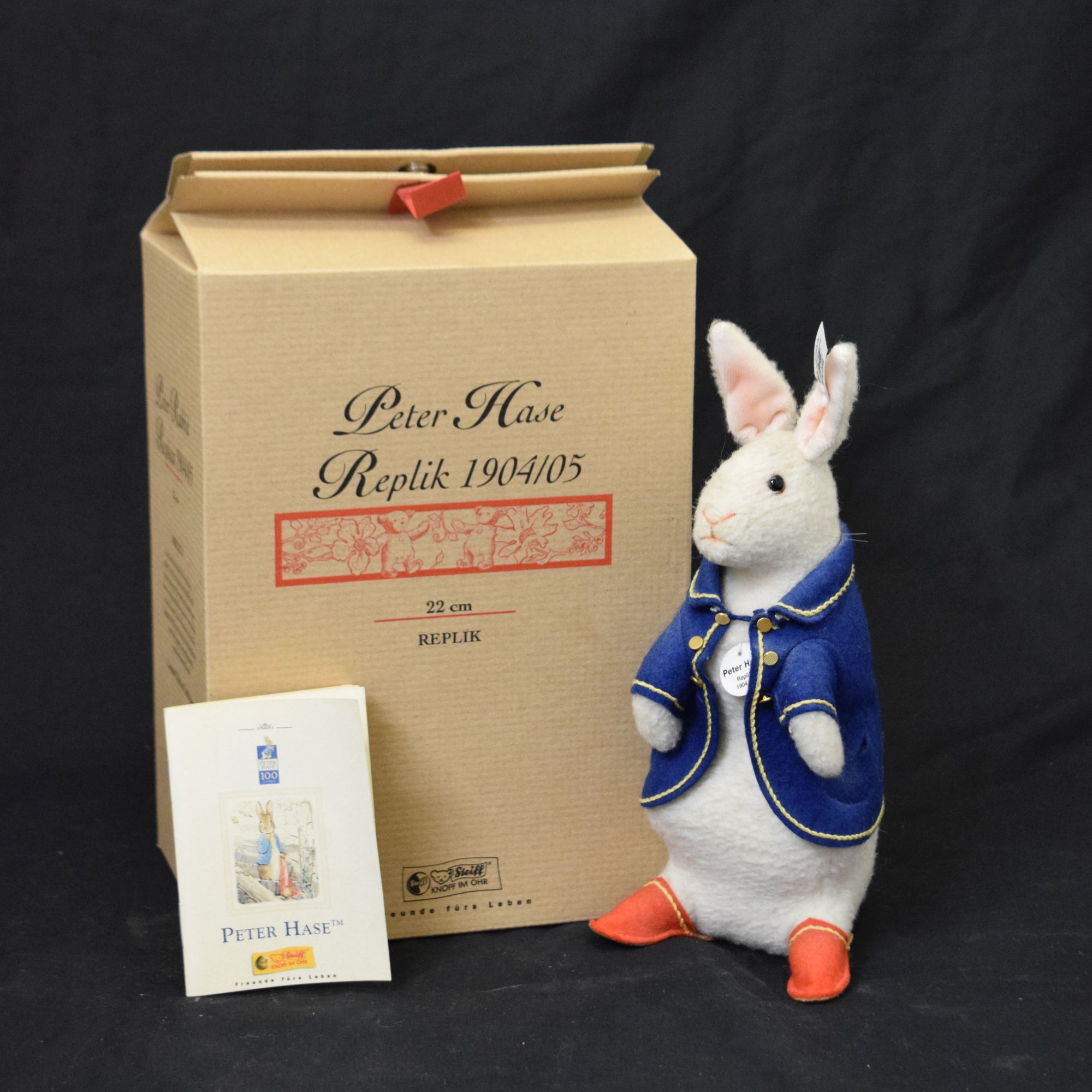 Lot 425 - Steiff - Limited edition 'Peter Rabbit