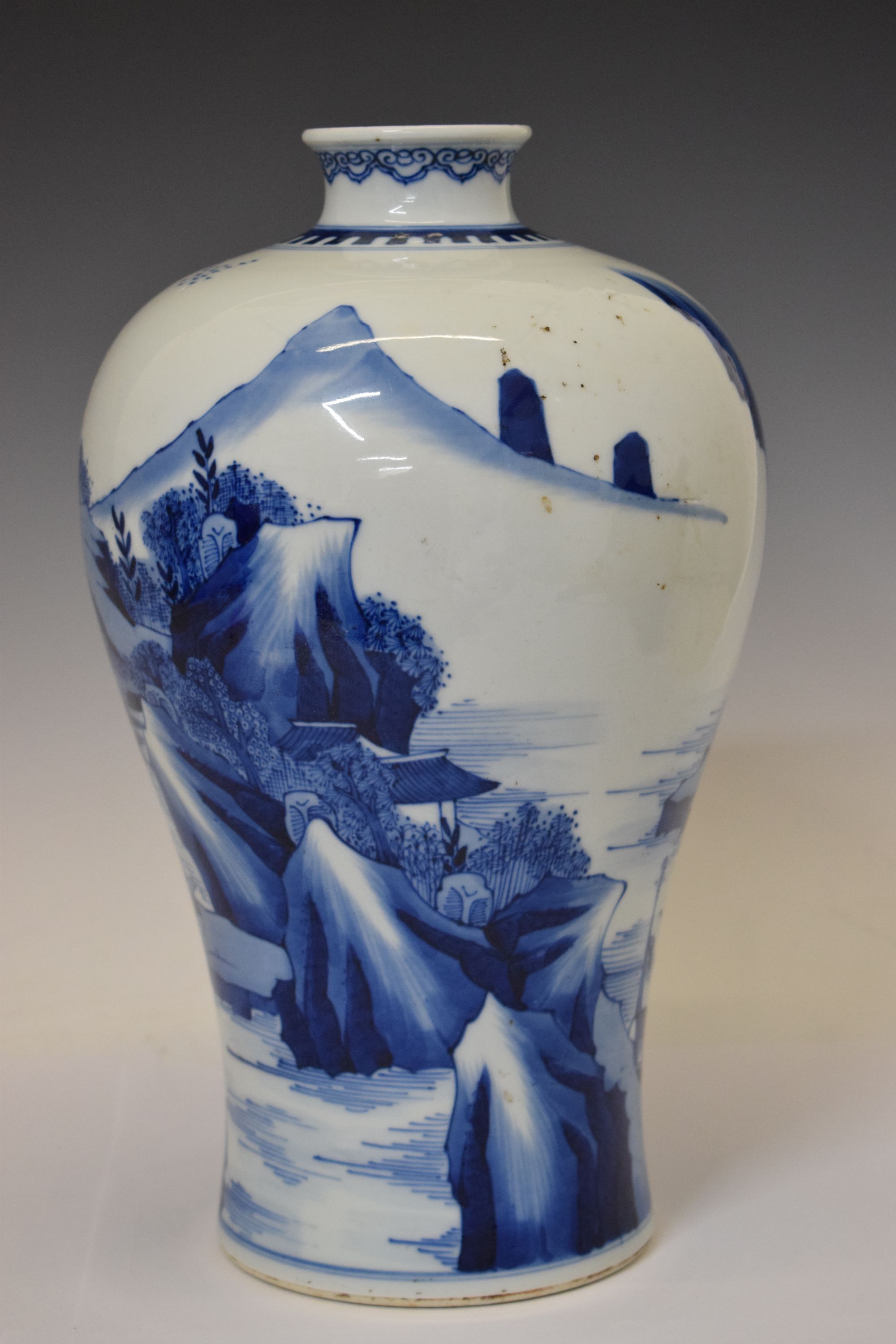 Lot 231 - Chinese blue and white porcelain Meiping