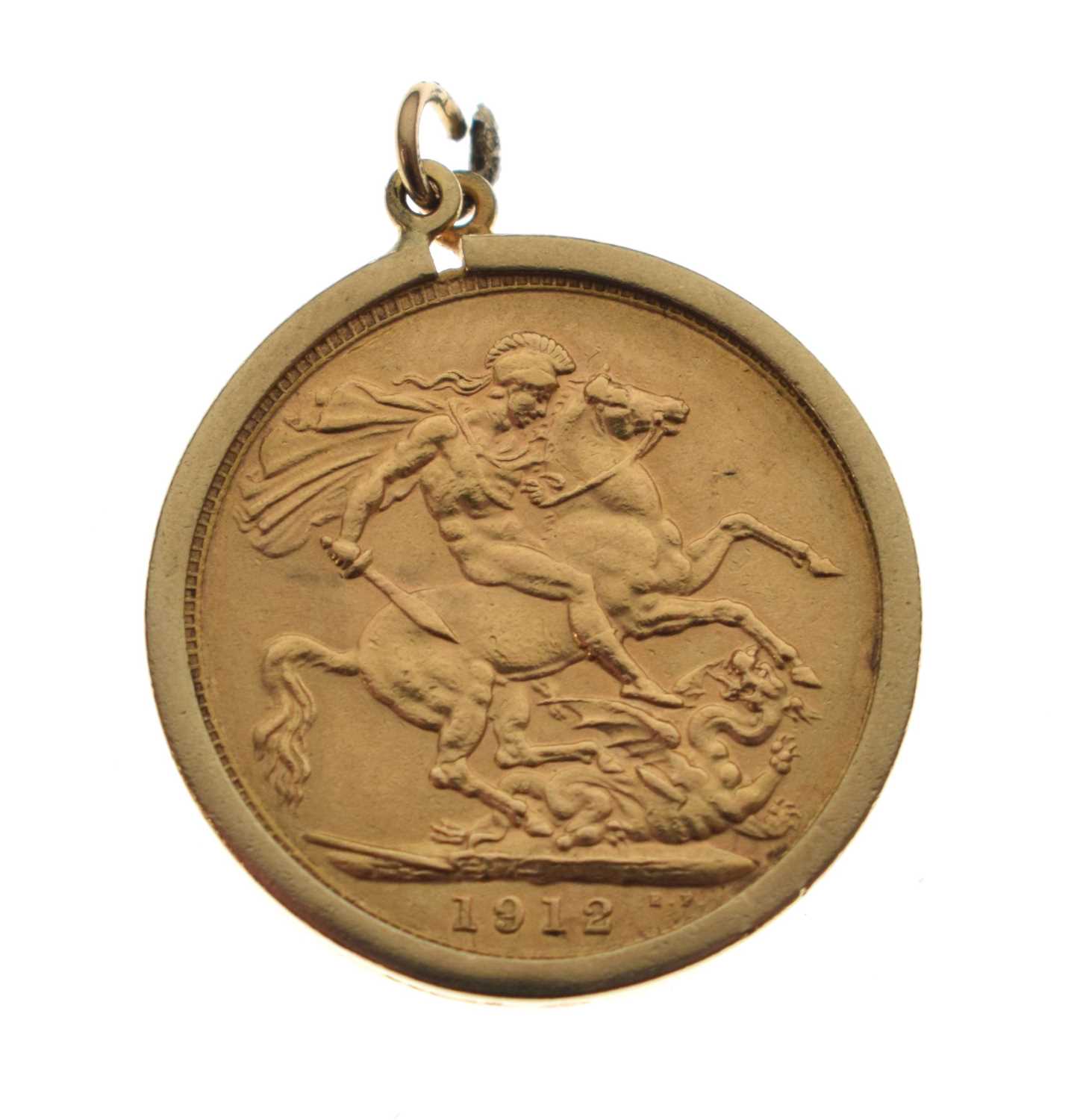 Lot 297 - George V gold sovereign, 1912, in a 9ct gold