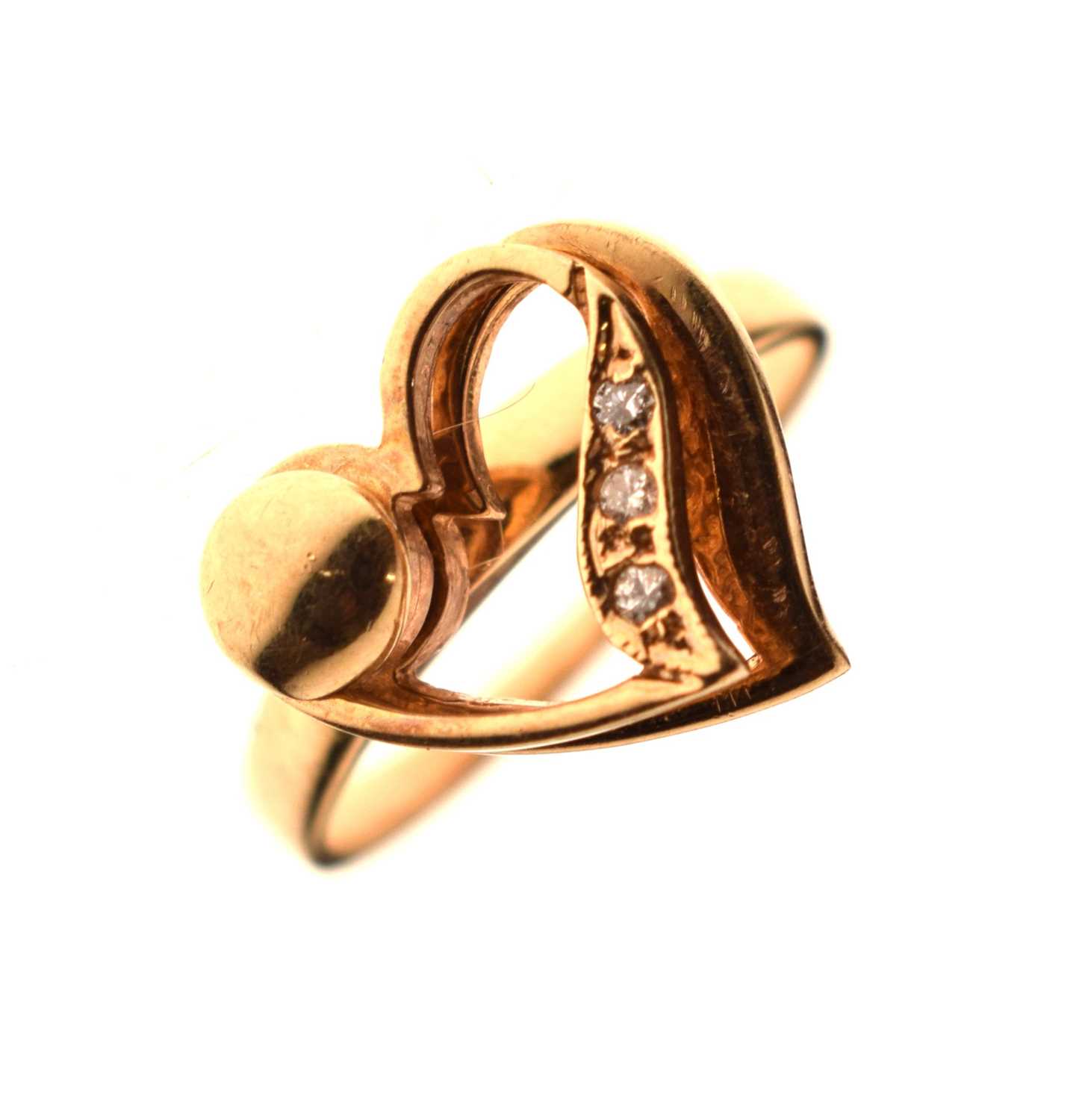 Lot 8 - Diamond set double heart motif ring