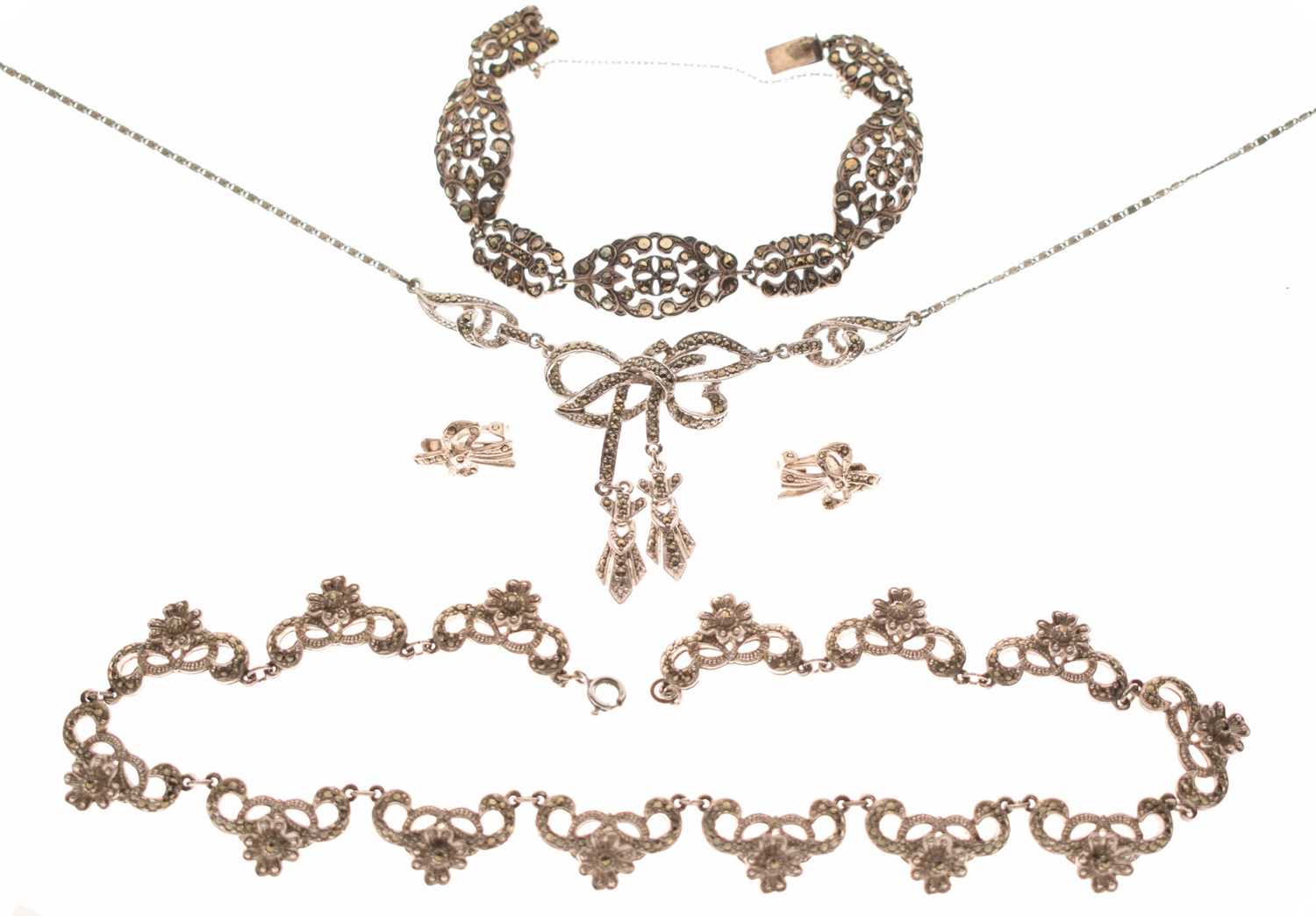 Lot 271 - Collection of vintage marcasite jewellery