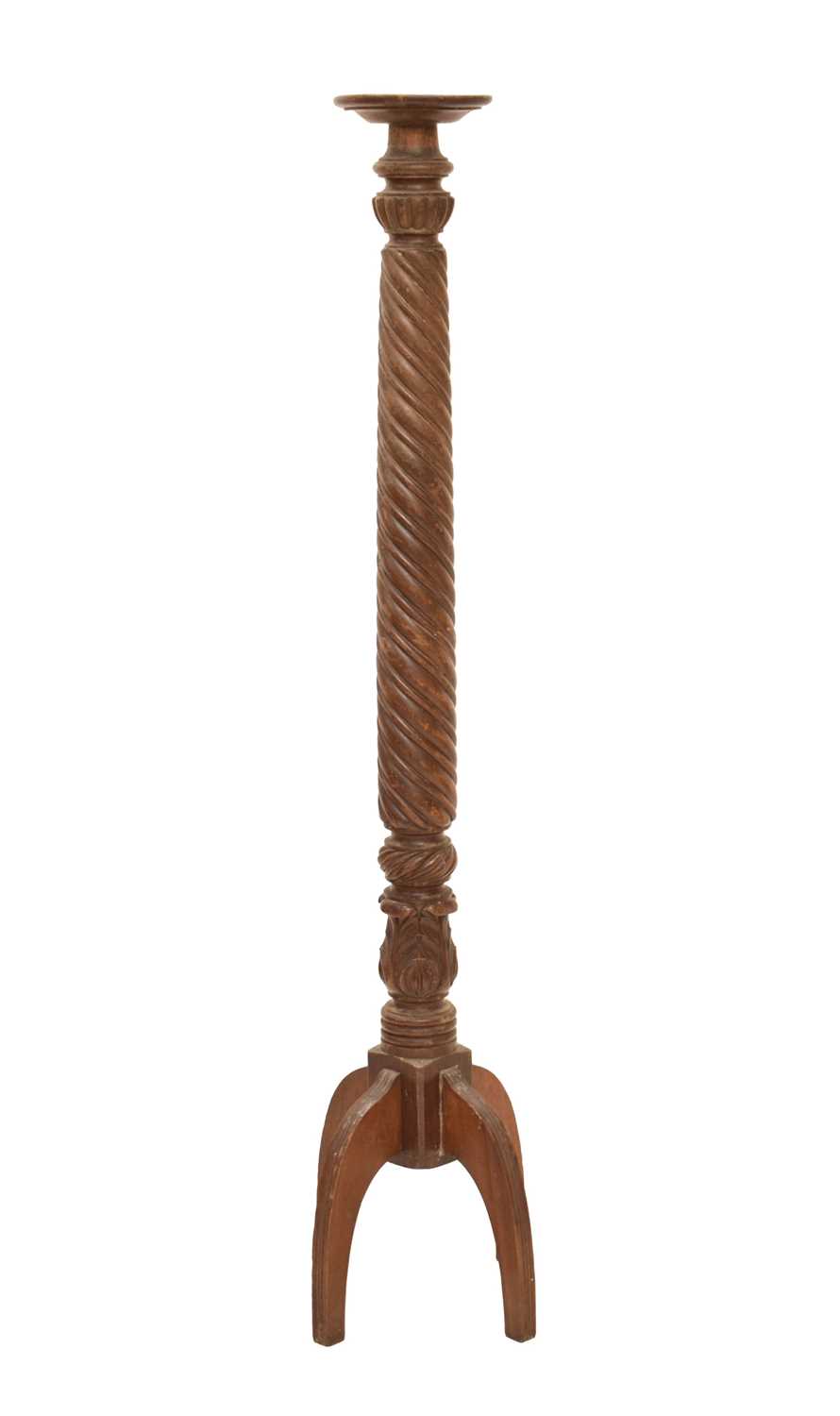 Lot 813 - Early 20th century mahogany torchère