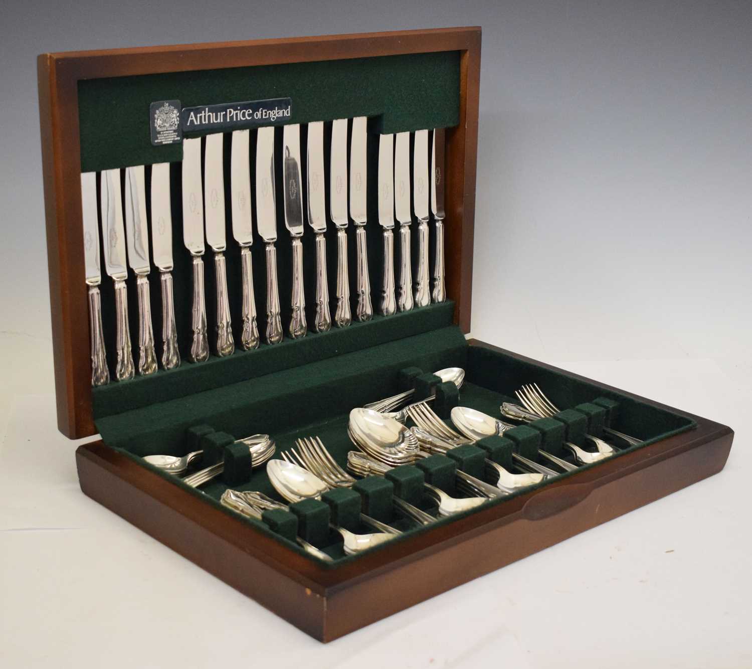 Lot 305 - Canteen of Arthur Price Dubarry pattern