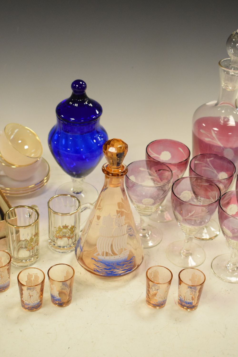 Lot 516 - Assorted glassware
