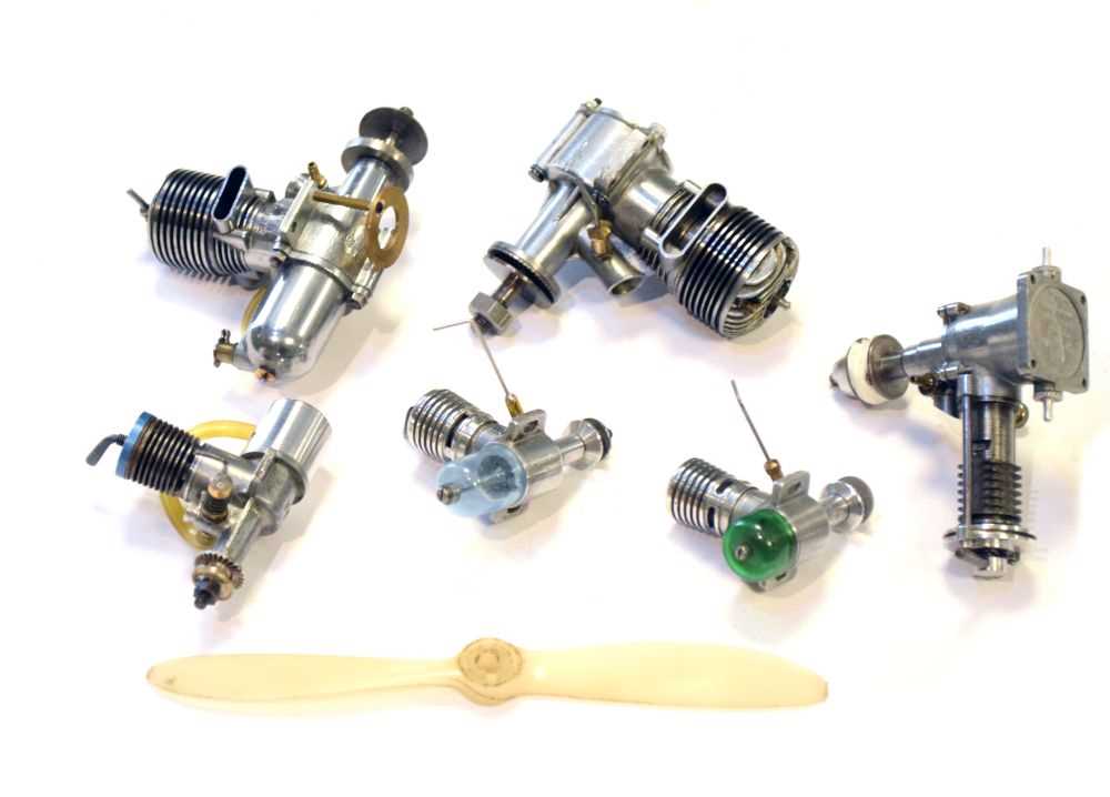 Lot 350 - Quantity of model aircraft engines